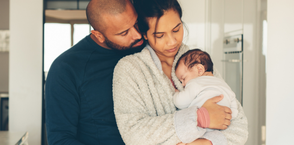 Ultimate Guide to Water Birth: Benefits, Risks & Tips